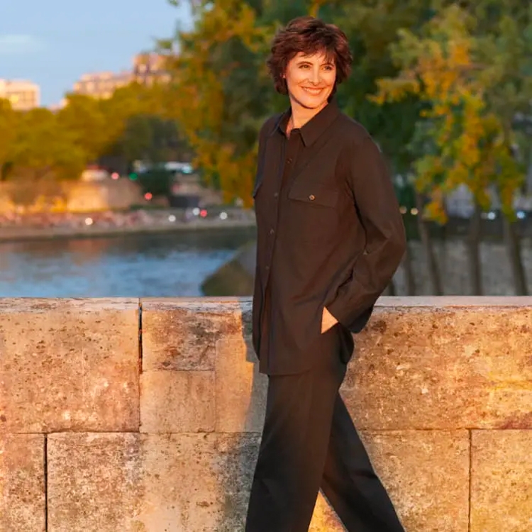 INES DE LA FRESSANGE 2022秋冬系列 - UNIQLO官方網絡旗艦店